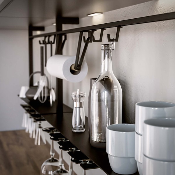 Backsplash railing system with set of hooks by CENTRO!